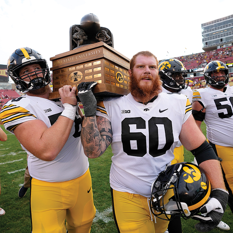 Hawkeyes hold on | News, Sports, Jobs - Times Republican